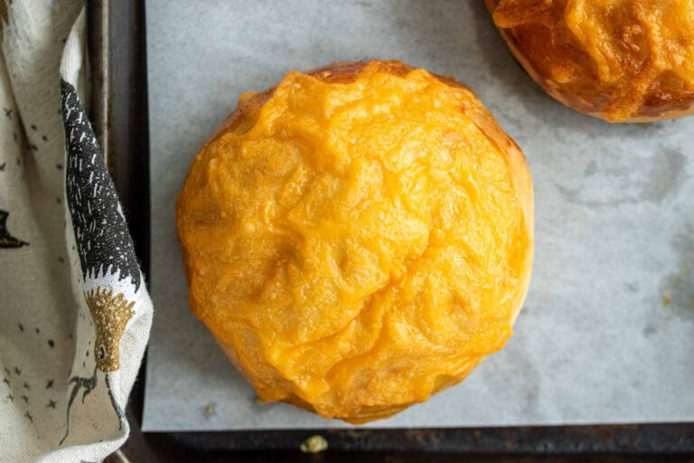 Soft Homemade Cheddar Cheese Buns – Milk and Pop